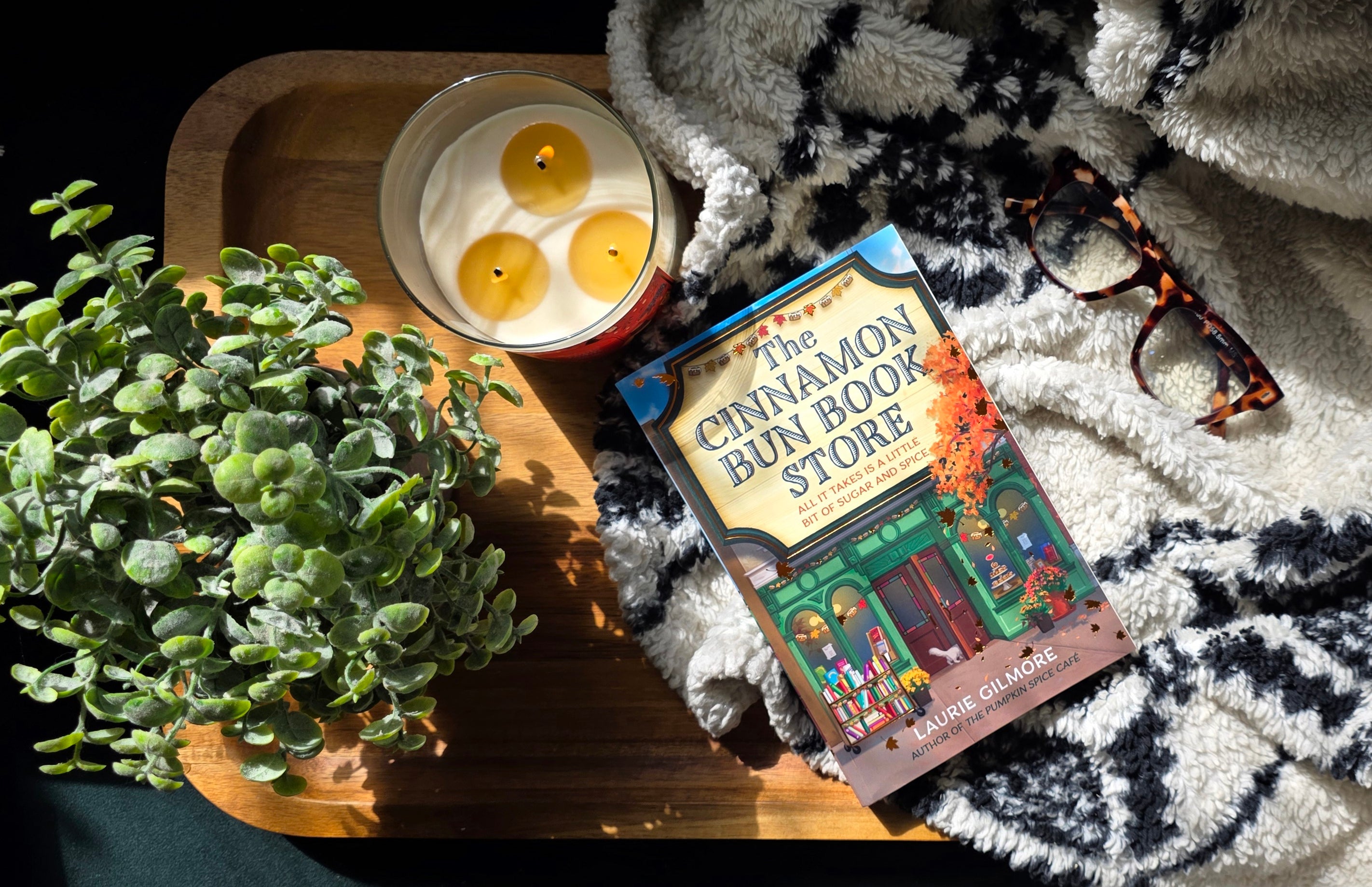 The Cinnamon Bun Book Store - Laurie Gilmore - Fiction/Romance ...